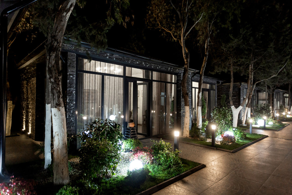 Outdoor Light Bulbs & LED Phantom Glowing: How to Select & Maintain
